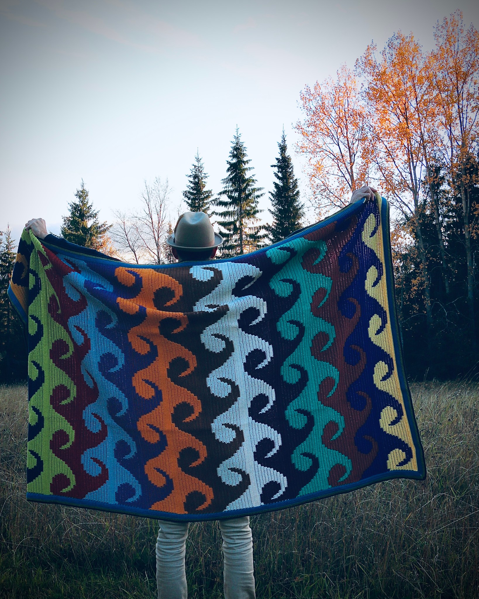 The “Waves” blanket – free pattern inside – Martin Up North